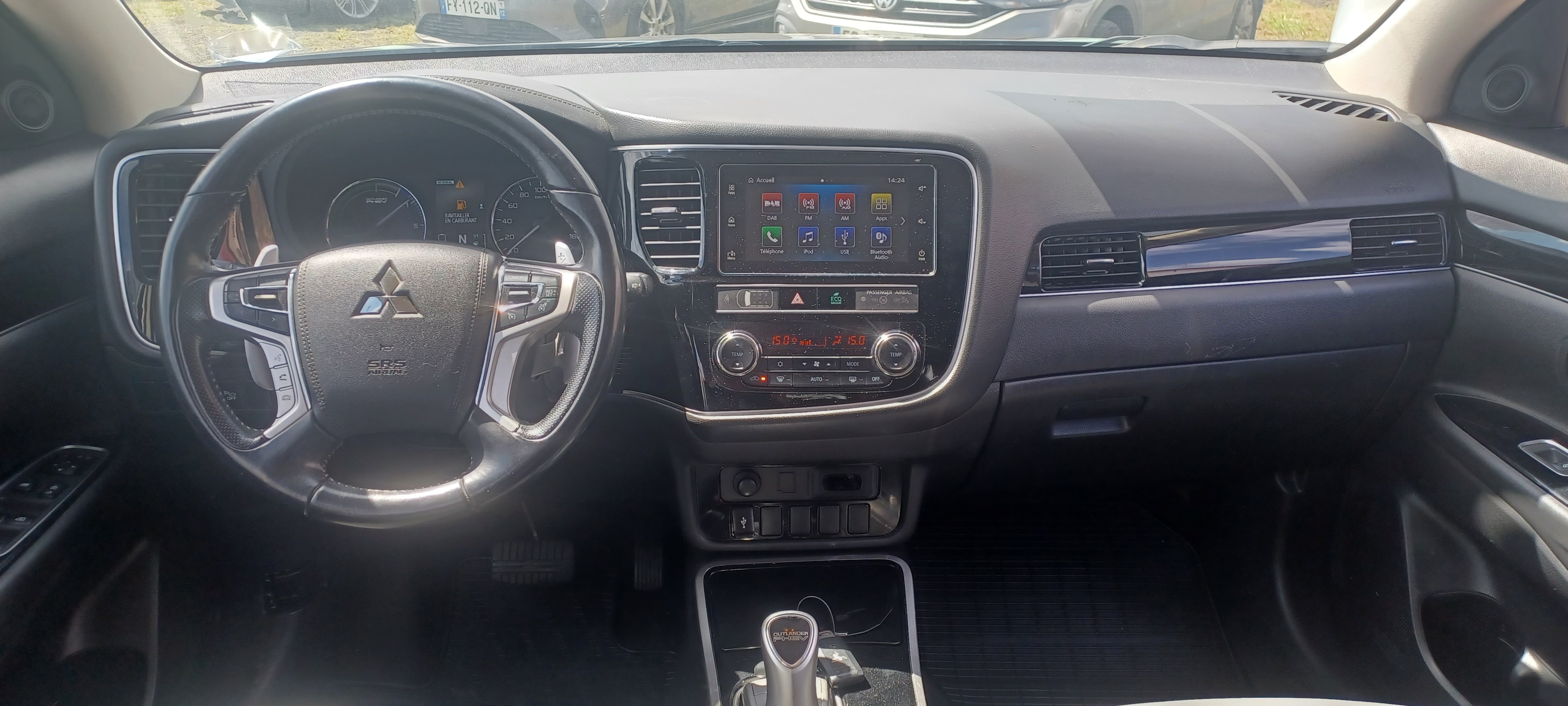 FH-349-SM – MITSUBISHI OUTLANDER PH EV – (3) – HOTEL DES VENTES ...